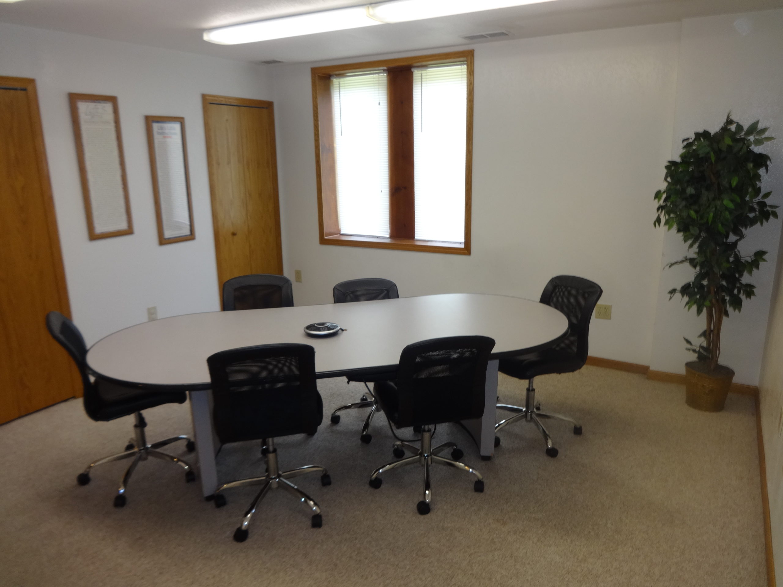 Our Amenities - Desk Refuge